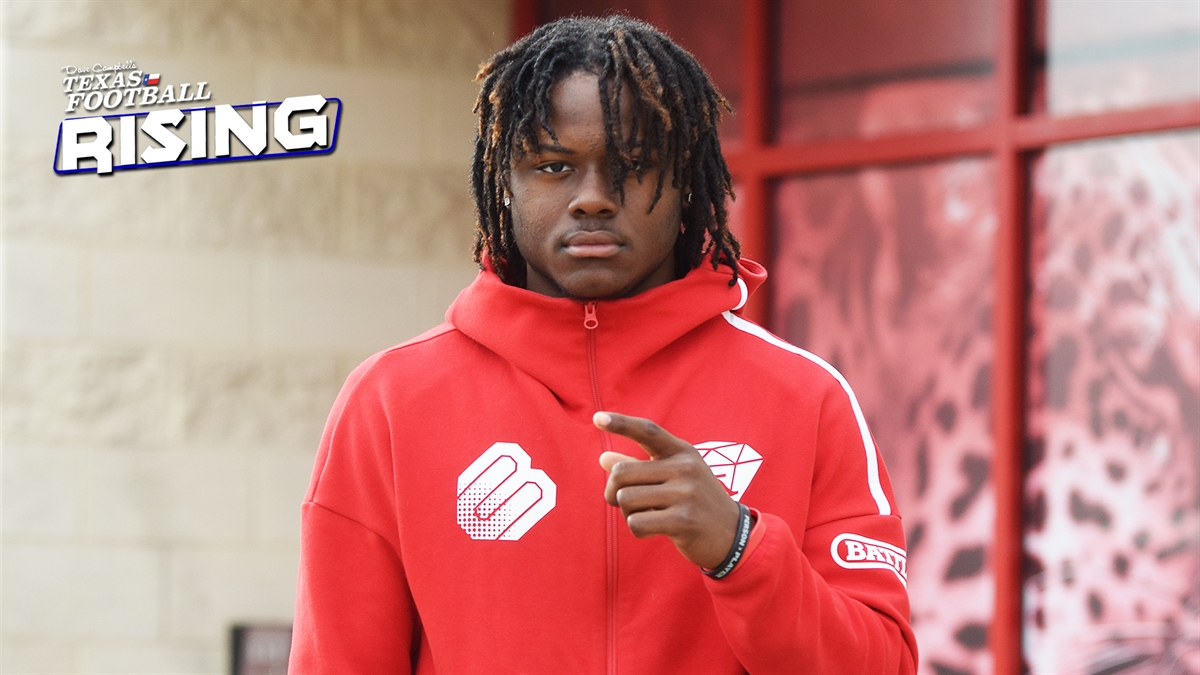 RISING: Mesquite Horn QB Legend Bey has 14 Offers and Counting