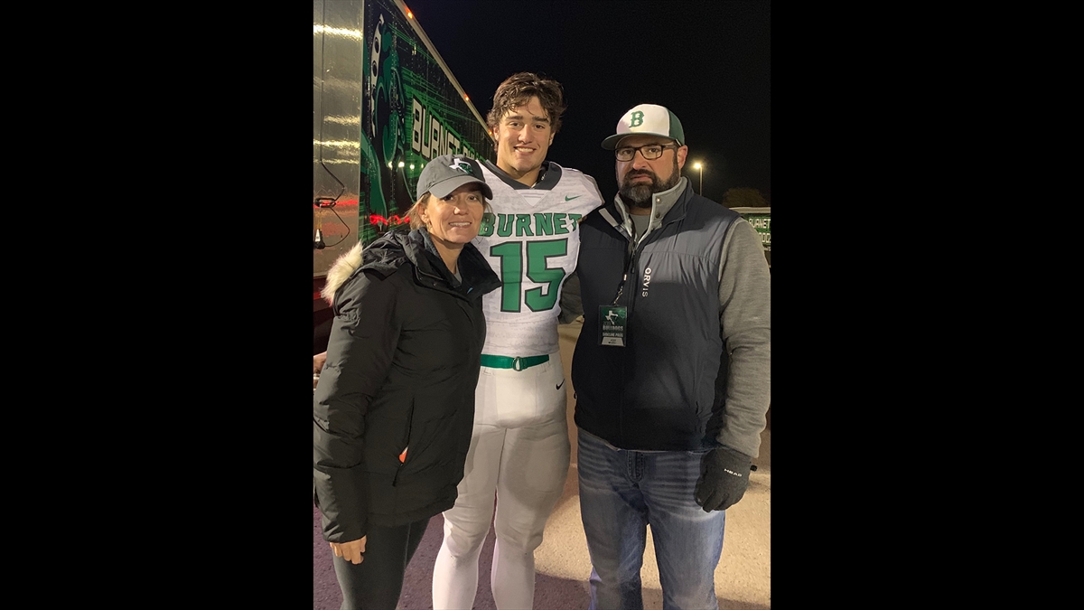 Recruit Spotlight: 2021 DE/TE Braeden Howell from Burnet High School